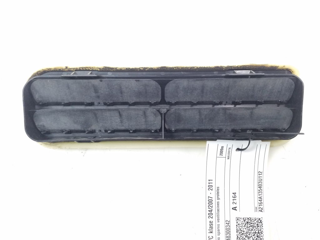 Used Mercedes Benz C-Class Rear wing ventilation grille A2048300342
