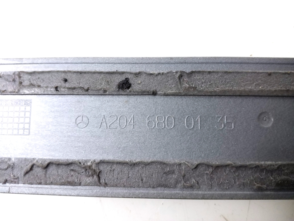 Used Mercedes Benz C-Class Inner threshold trim A2046800135