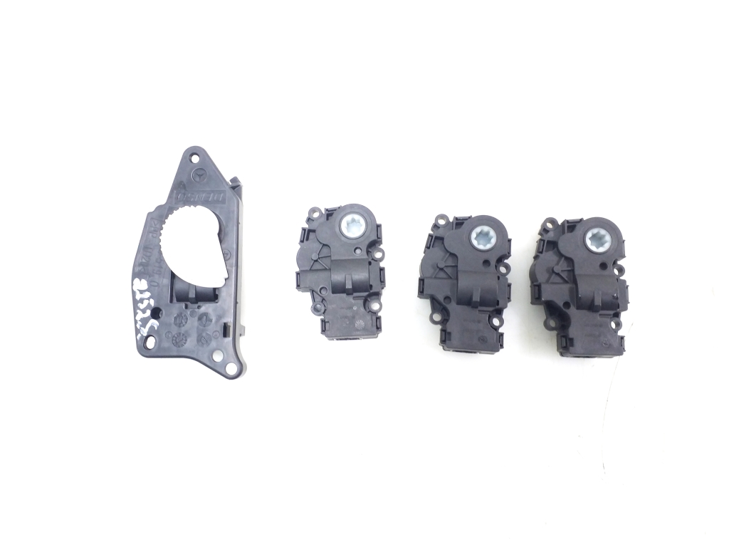 Used Mercedes Benz CLA-Class Interior shoulder valve motor A0999069800