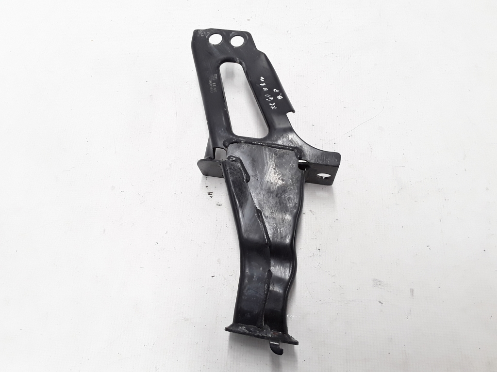 Used VOLVO XC60 Another detail of the front bumper beam 31329436