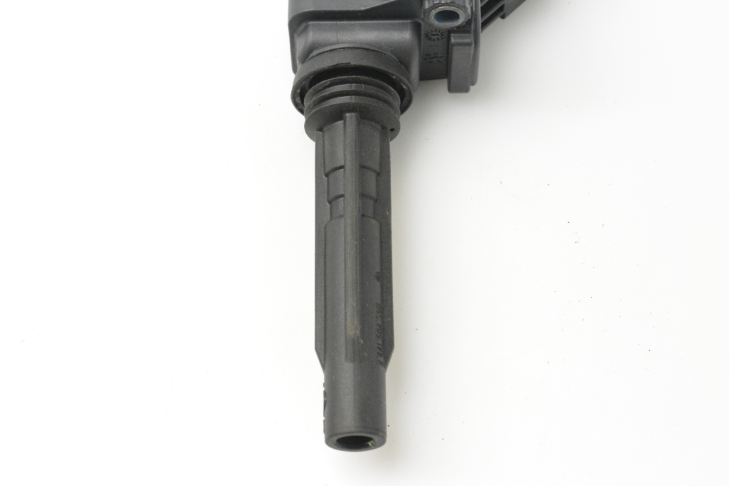 Used Volkswagen Golf Ignition coil 04C905110L