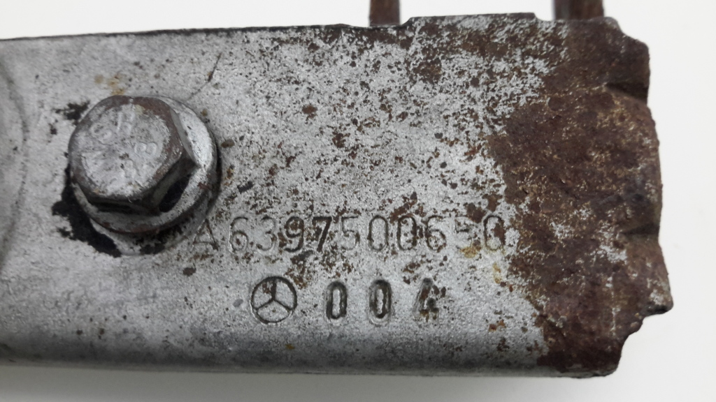 Used Mercedes Benz Vito Engine cover lock A6397500650