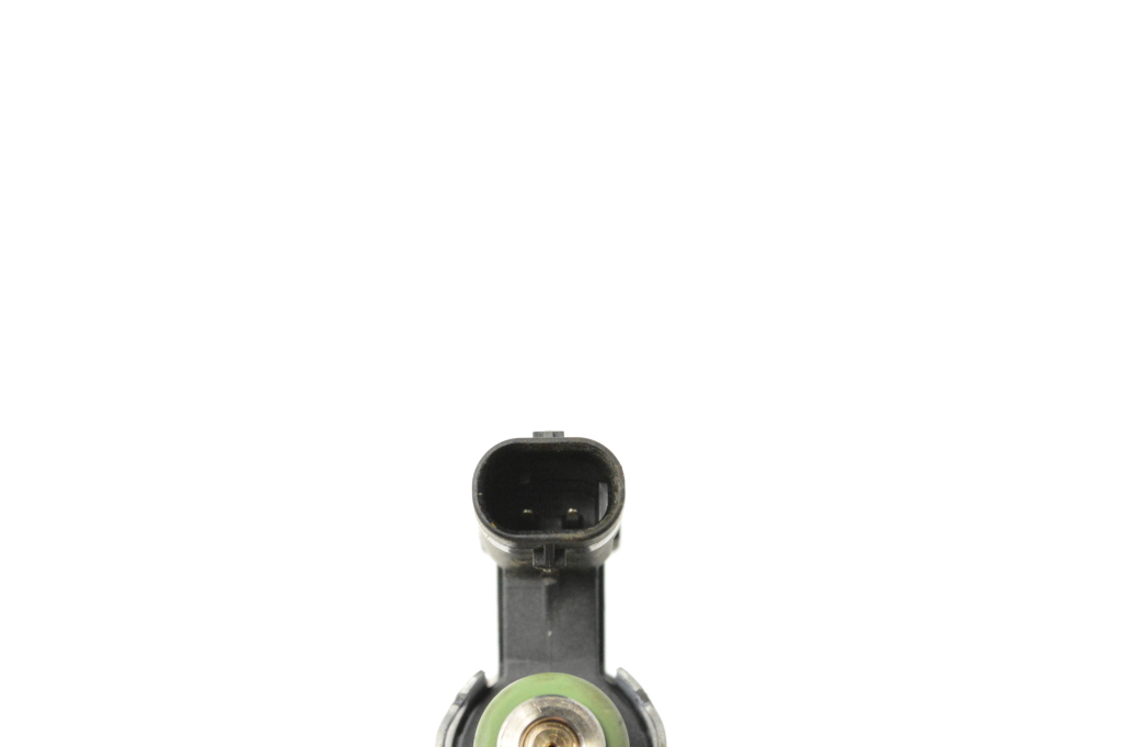Used Volkswagen Golf Fuel injector 04E906036E