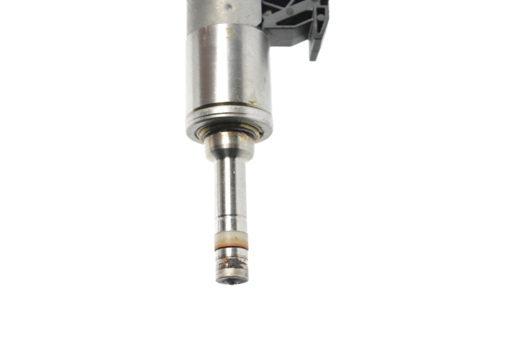 Used Volkswagen Golf Fuel injector 04E906036E