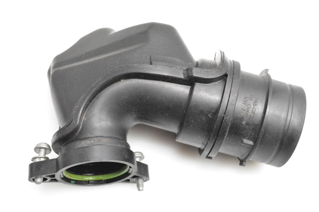 Naudotas Volkswagen Golf Turbinos aušinimo vamzdis 04E129656