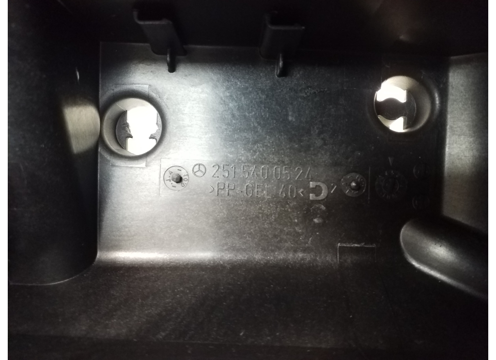 Naudotas Mercedes Benz R-Class Saugiklių bloko korpusas po variklio ...