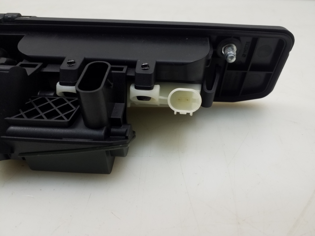 Used Mercedes Benz A-Class Outer boot handle A1667500993
