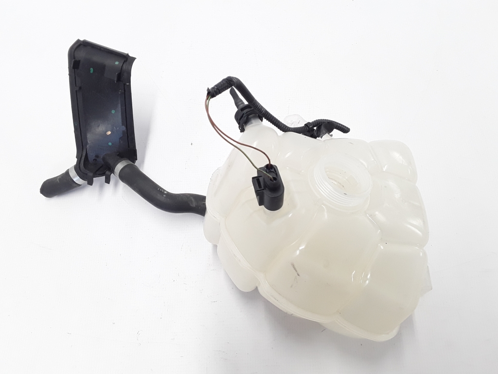 Used VOLVO XC90 Tank for coolant 31338291