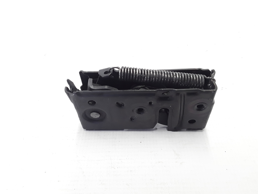 Used VOLVO XC60 Engine cover lock 32226109