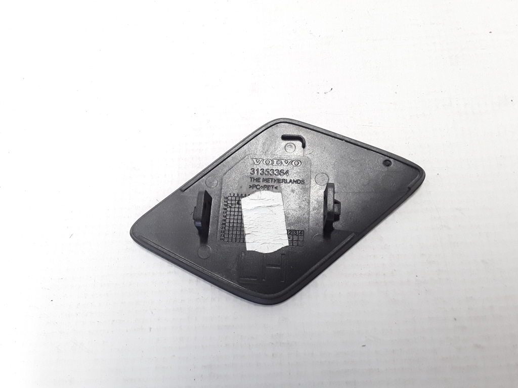 Naudotas VOLVO XC90 Priekinio bamperio žibintų apiplovimo dangtelis ...