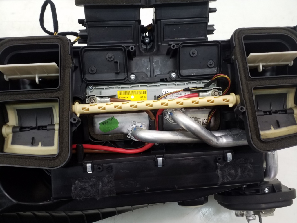 Used Mercedes Benz E-Class Cabin shoulders and its details