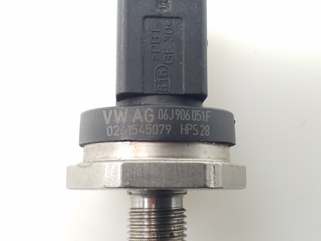 Used Volkswagen Golf High pressure fuel line sensor 06J906051F