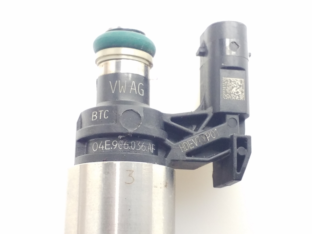 Used Volkswagen Golf Fuel injector 04E906036AF