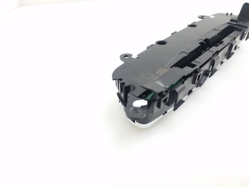 Used Mercedes Benz Vito Switch and its parts A4479053700