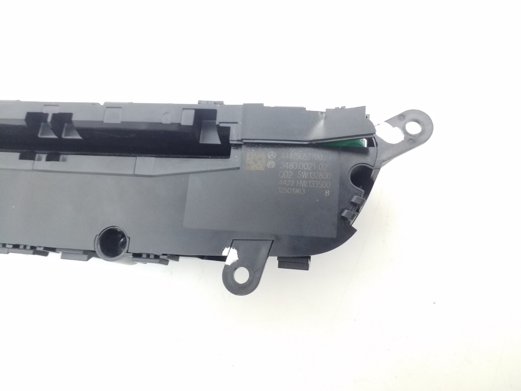 Used Mercedes Benz Vito Switch and its parts A4479053700