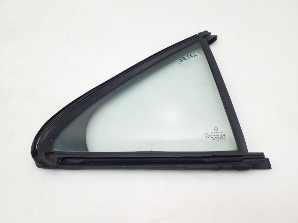 Used Mercedes Benz S-Class A glass fort on the rear side door A2207300420