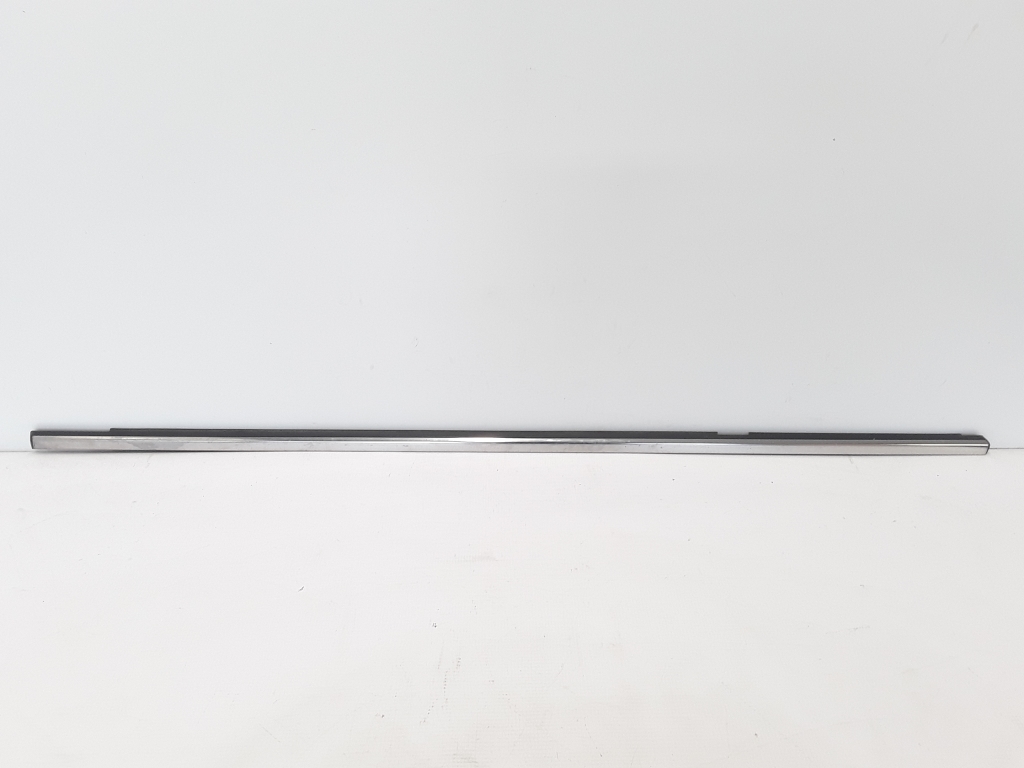 Used RENAULT Latitude Rear side door strip to glass outer 828210169R