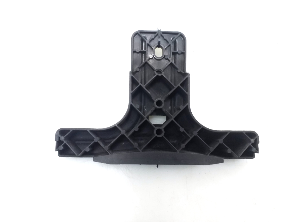 Used Mercedes Benz E-Class Front grille holder A2128850136