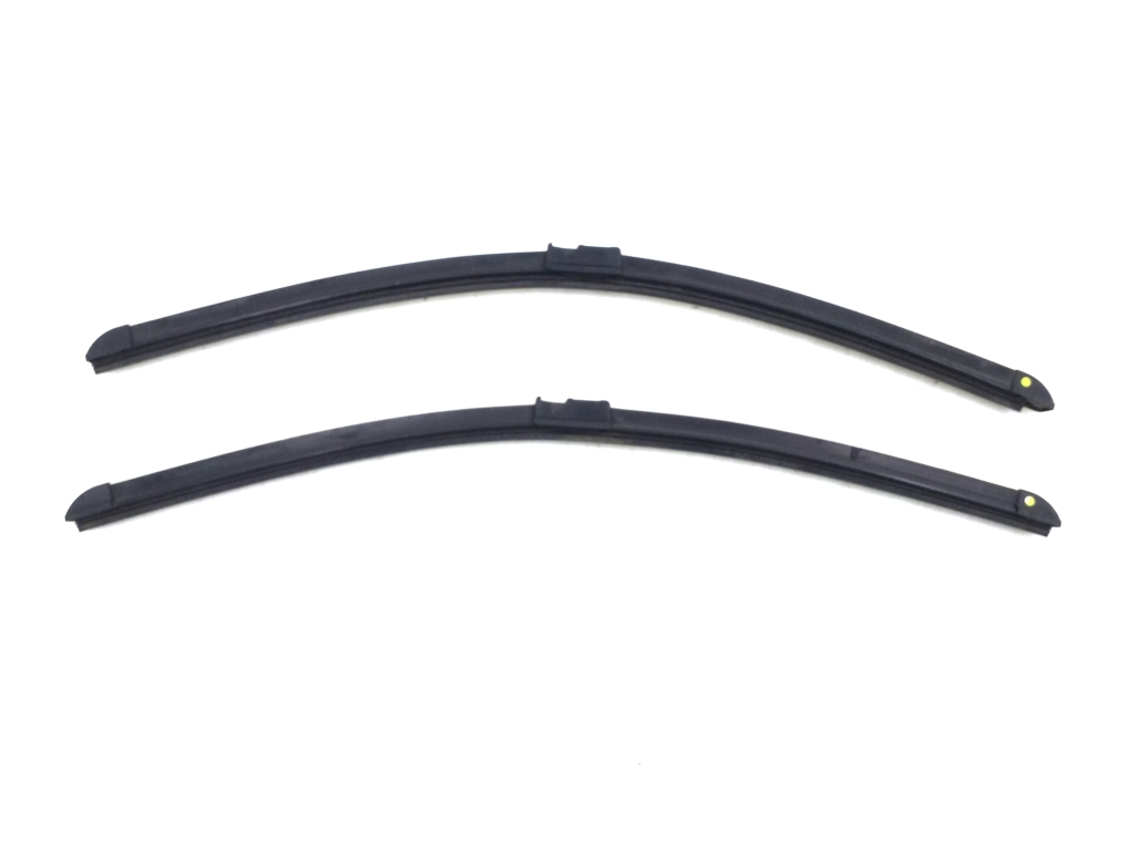 Used Mercedes Benz E-Class Windshield wiper blades A2128201900