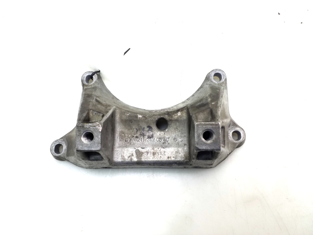 Used Mercedes Benz E-Class Gearbox holder A2112420340