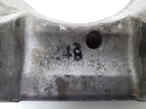 Used Mercedes Benz E-Class Gearbox holder A2112420340