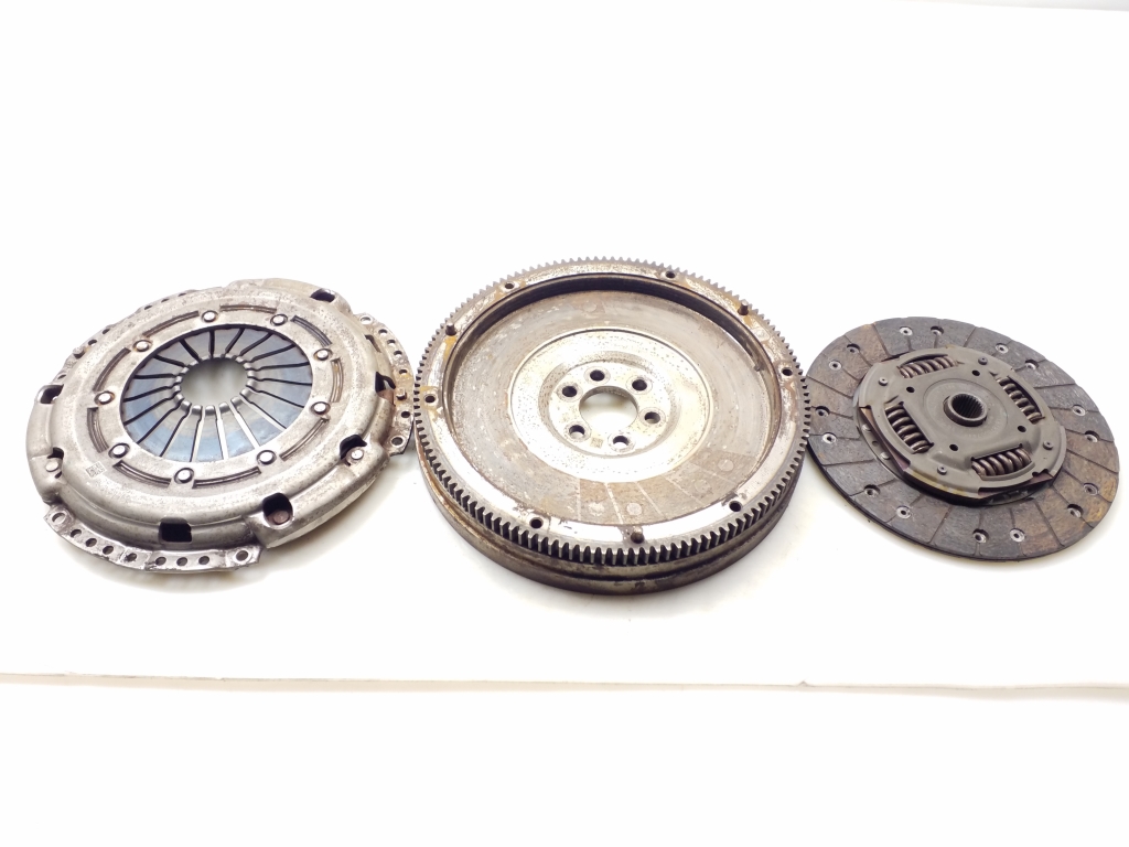 Used Volkswagen Golf Clutch and its parts