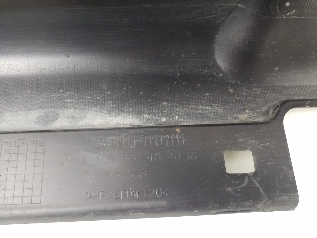 Naudotas Mercedes Benz GLA-Class Išorinė slenksčio apdaila A1566901840