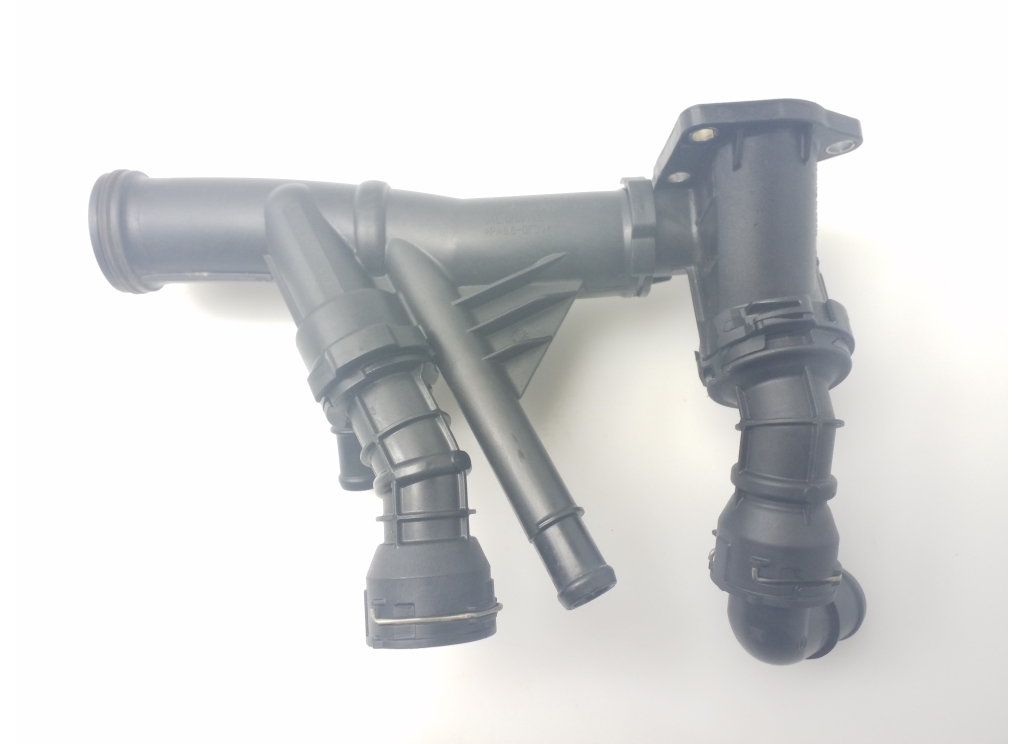 Used Volkswagen Golf Thermostat and its details 04L121026F