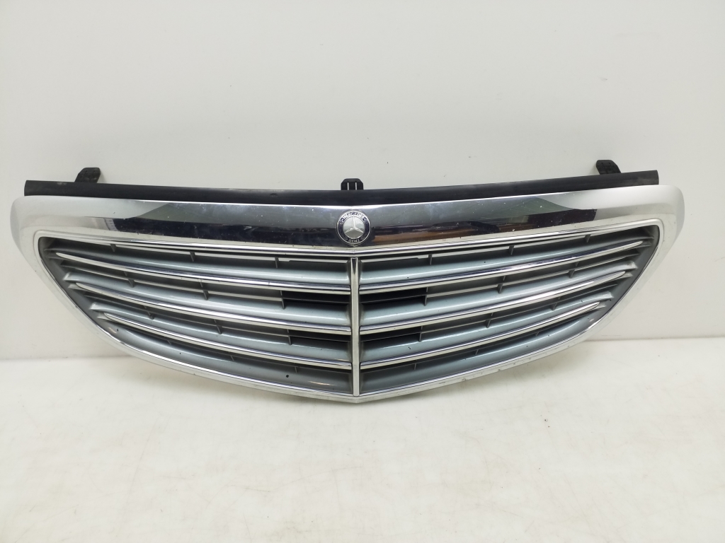 Used Mercedes Benz E-Class Front grille A2128801383
