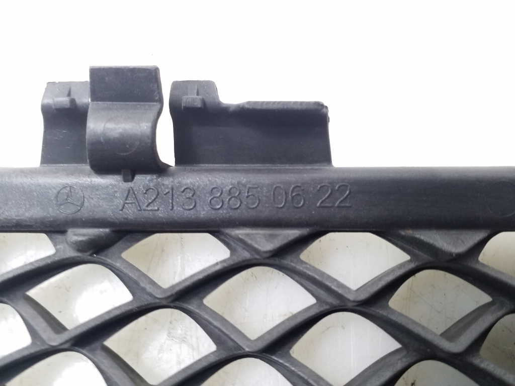 Used Mercedes Benz E-Class Front bumper lower grille A2138850622