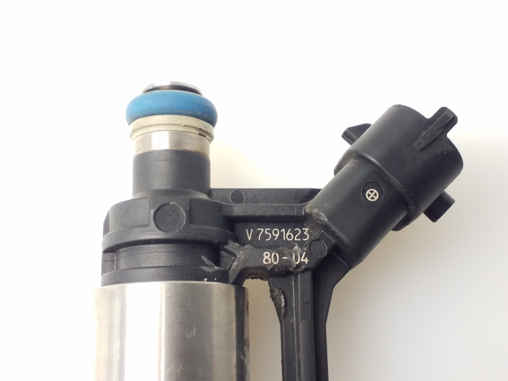 Used BMW 1 SERIES Fuel injector 0261500073