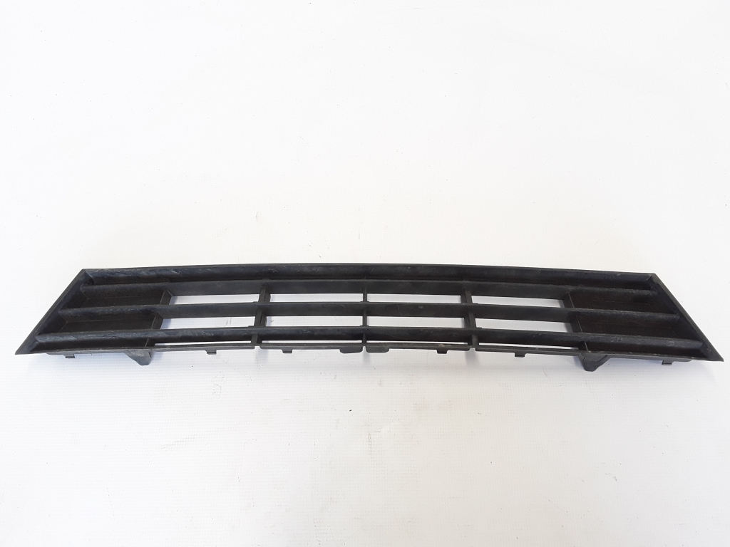 Used BMW 5 SERIES Front bumper lower grille 7331724