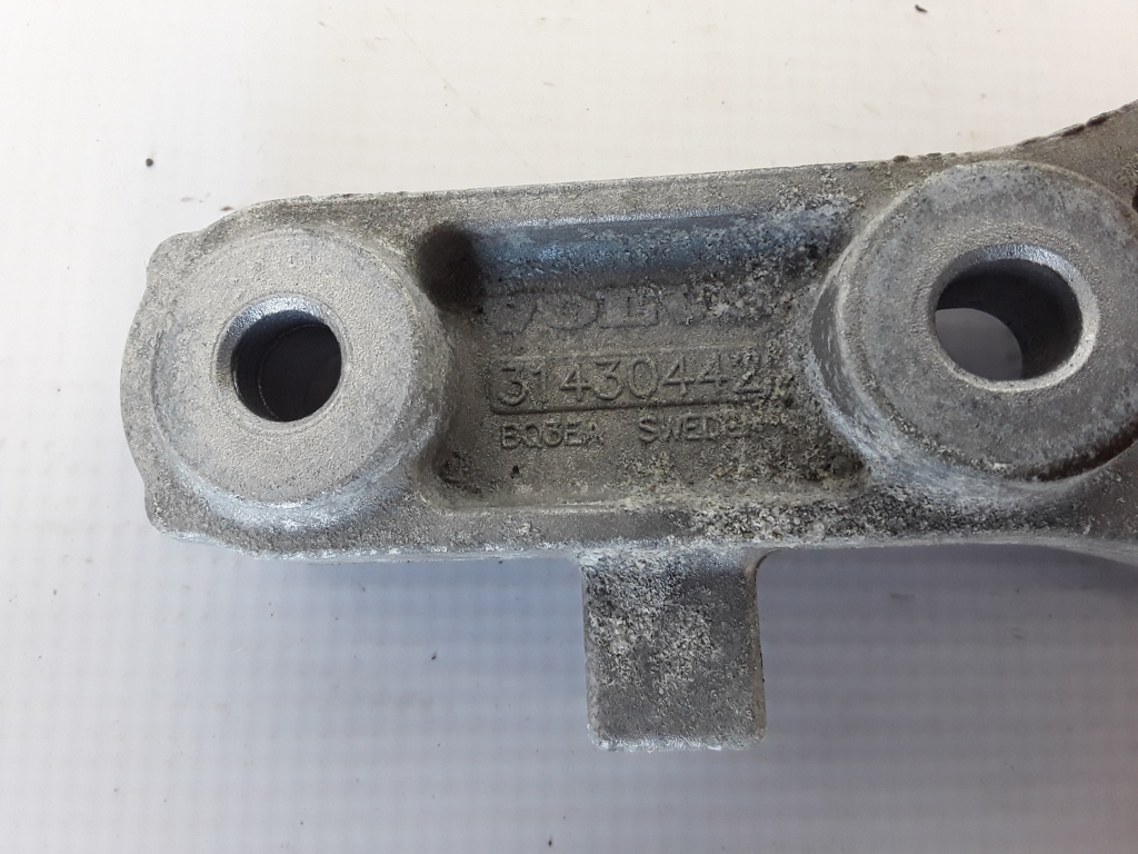 Naudotas VOLVO V60 Pavarų dėžės laikiklis 31430442