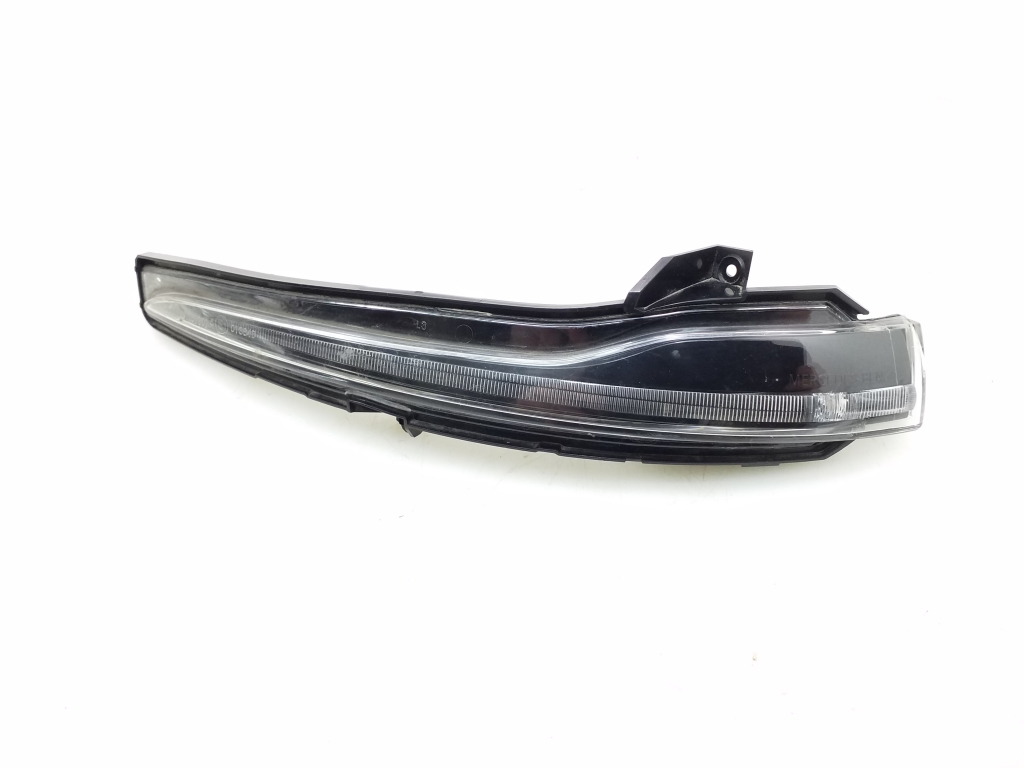 Used Mercedes Benz E-Class Side mirror turn signal A0999064701