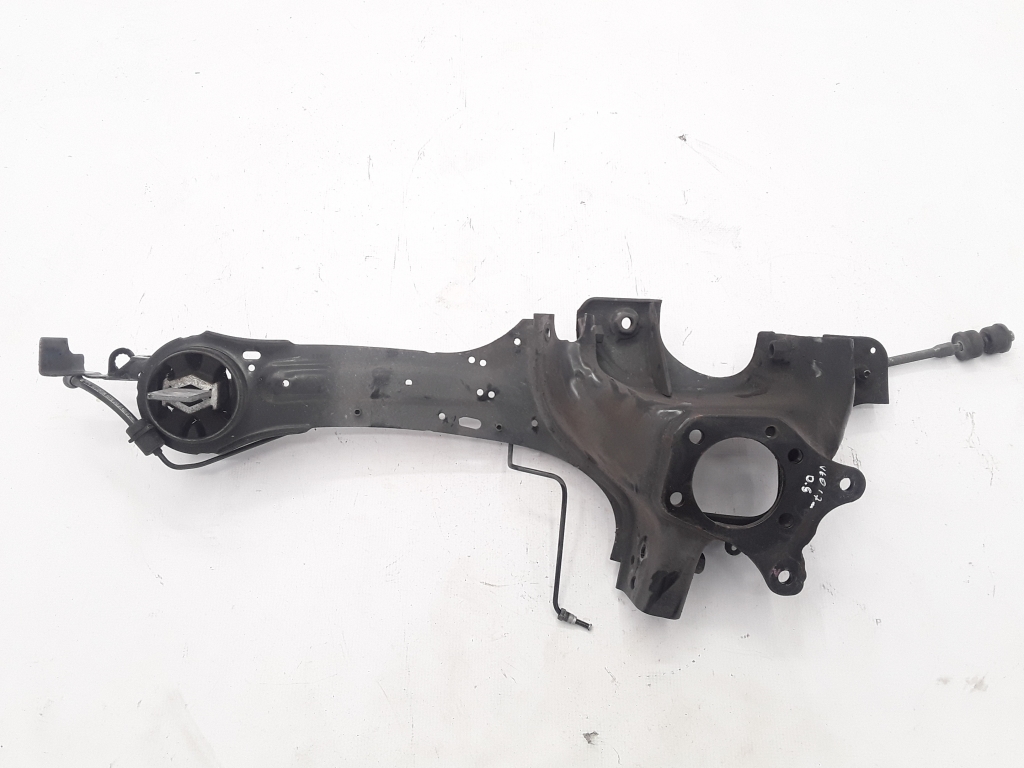 Naudotas VOLVO V60 Galinės stebulės kelmas be guolio 31476185