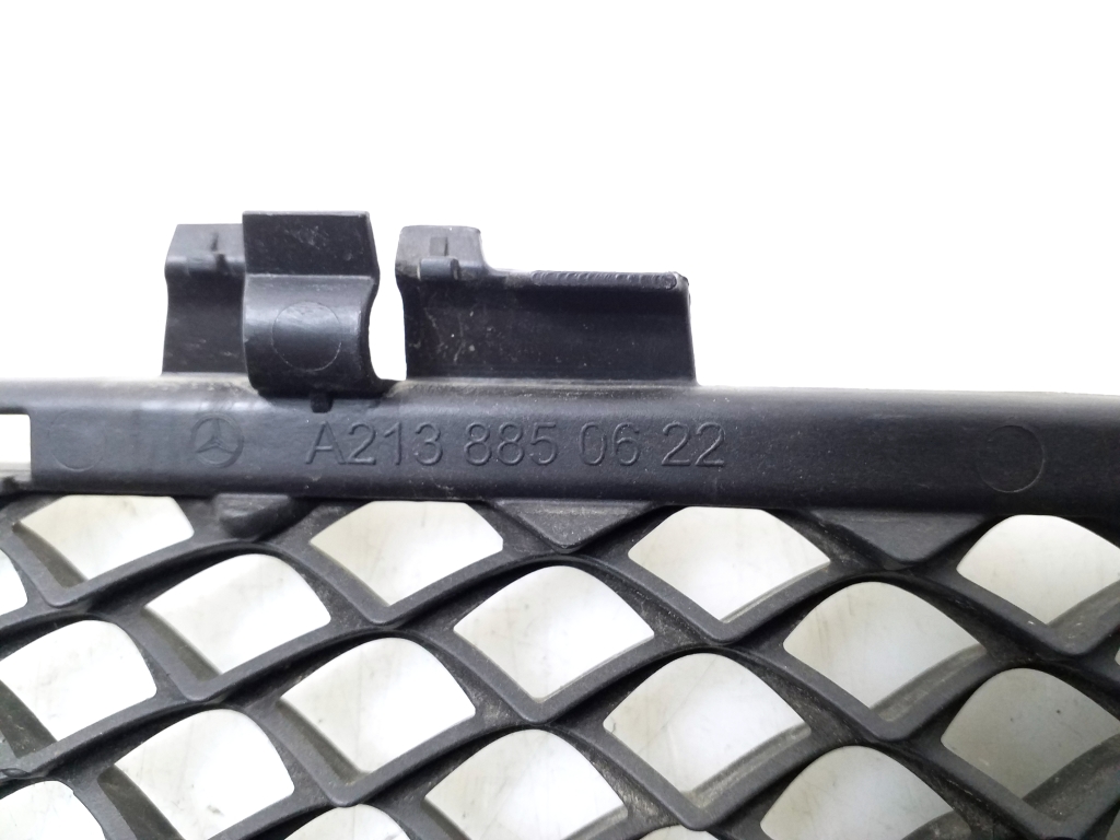 Naudotas Mercedes Benz E-Class Priekinio bamperio apatinės grotelės ...