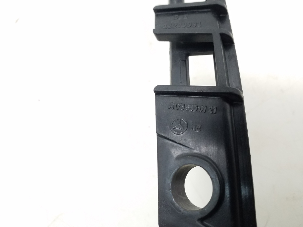 Naudotas Mercedes Benz A-Class Galinio bamperio laikiklis A1768850121