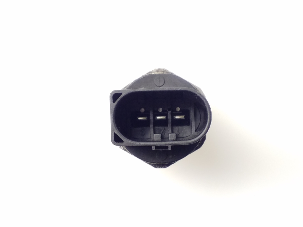 Used Volkswagen Golf High pressure fuel line sensor 06J906051F