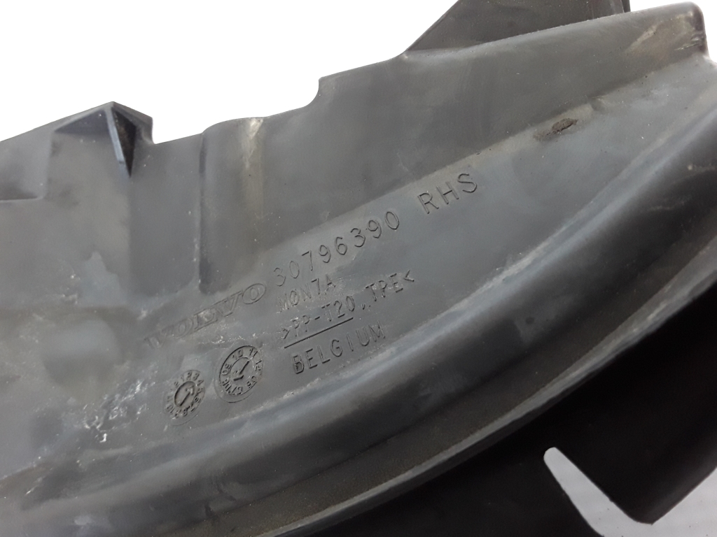 Used VOLVO XC70 Air deflector cooling radiator 30796390