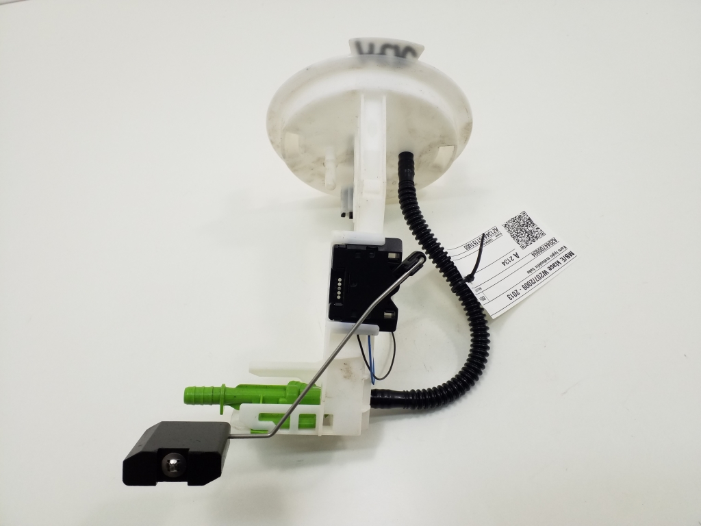 Used Mercedes Benz E-Class Fuel level gauge in the tank A2044700694