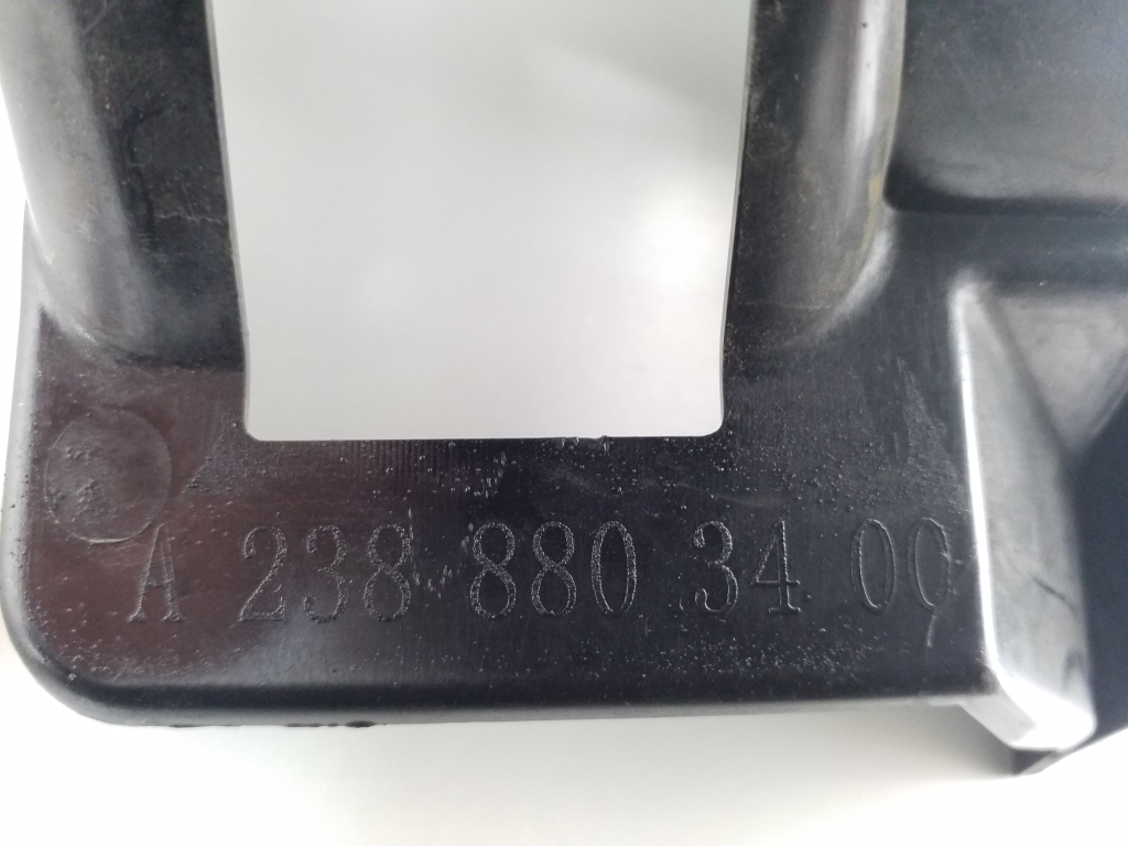 Naudotas Mercedes Benz E-Class Galinio bamperio laikiklis A2388803400