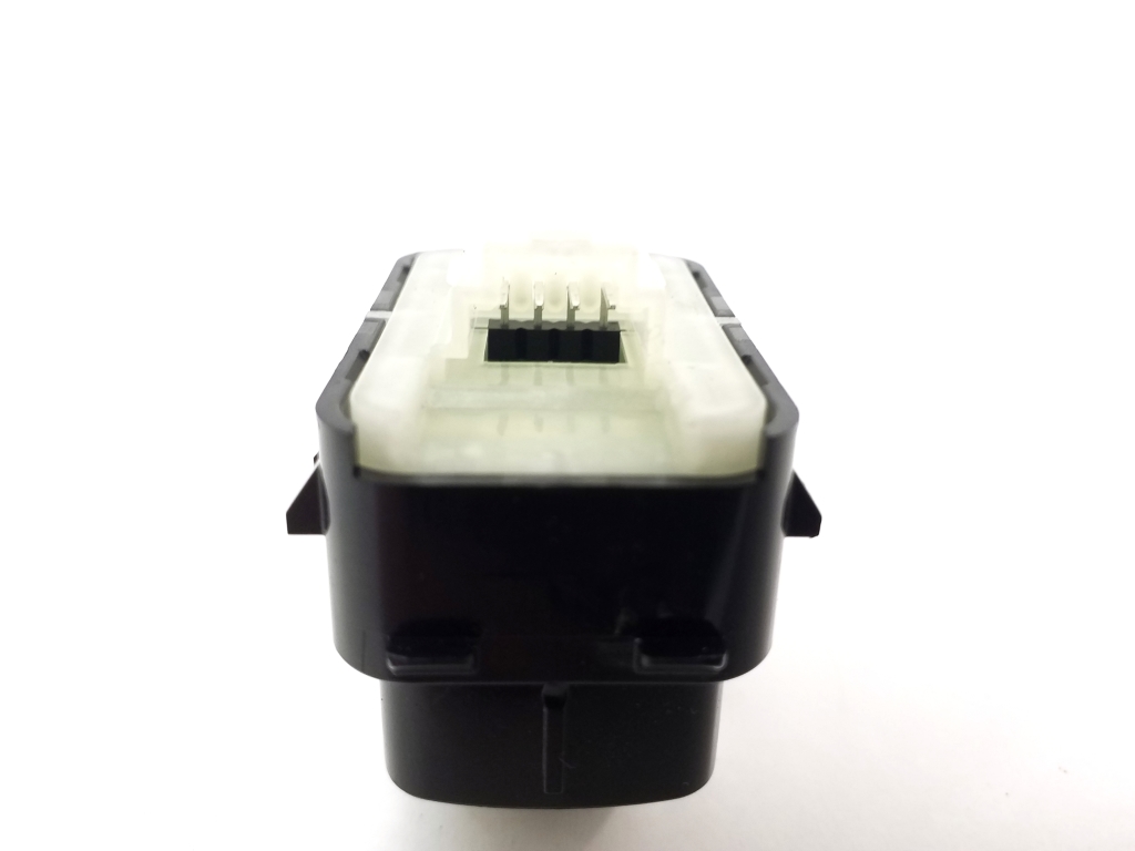 Used Mercedes Benz E-Class Rear side door glass switch A22290519049051