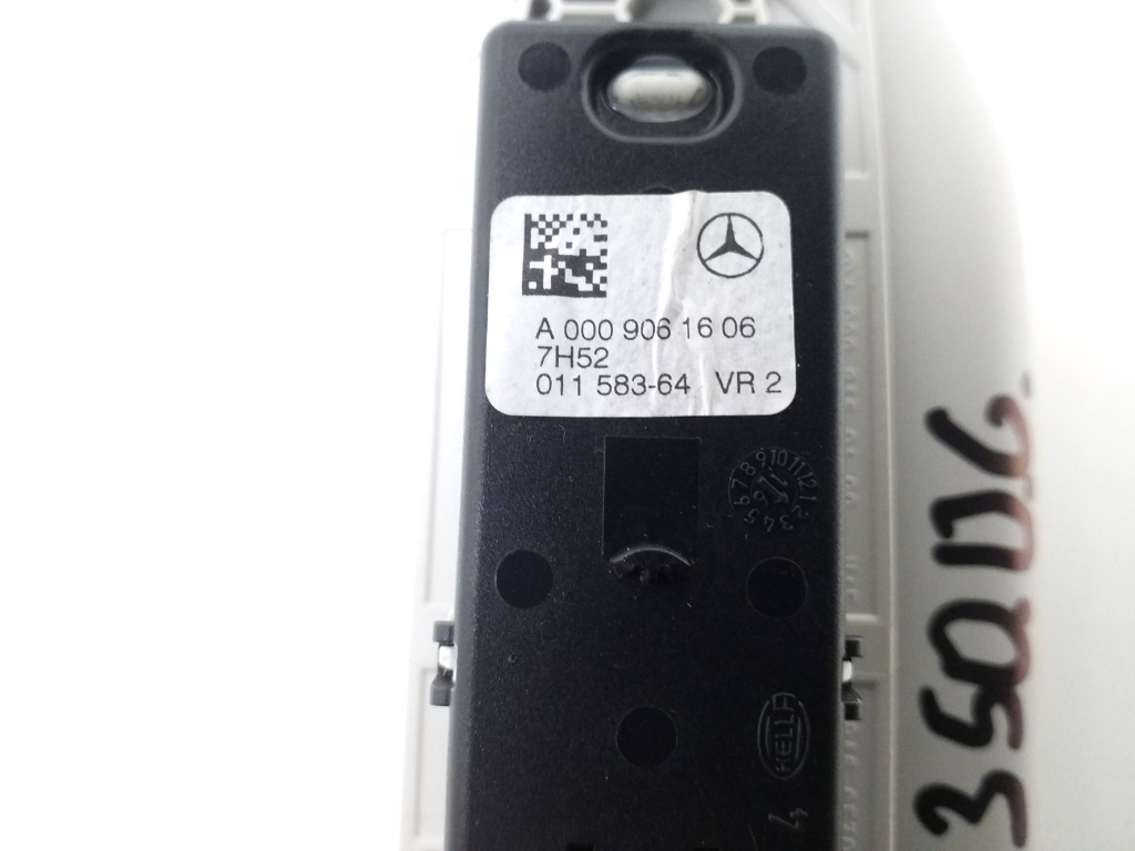 Naudotas Mercedes Benz E-Class Stogo vidinė rankenėlė A0998150136