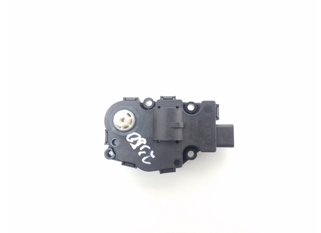 Used Mercedes Benz E-Class Interior shoulder valve motor A1699060100