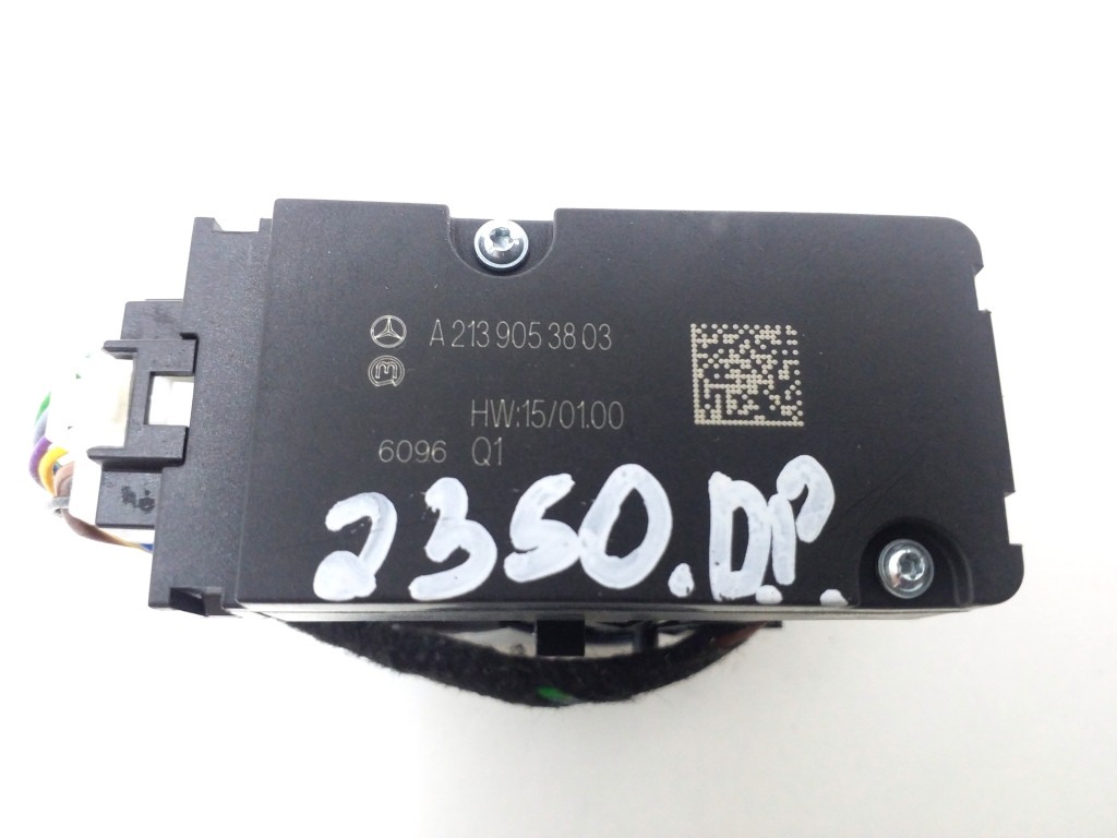 Naudotas Mercedes Benz E-Class Jungiklis rankinio stabdžio A2139053803