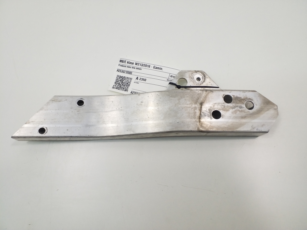 Used Mercedes Benz E-Class Other detail of the front frame A2536210500