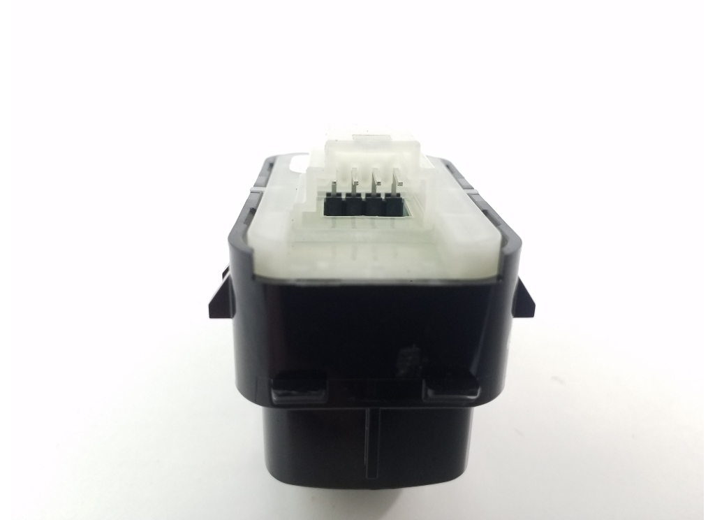 Used Mercedes Benz E-Class Front door glass switch A2229050309