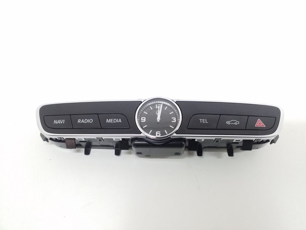 Used Mercedes Benz E-Class Switch and its parts A2139056508