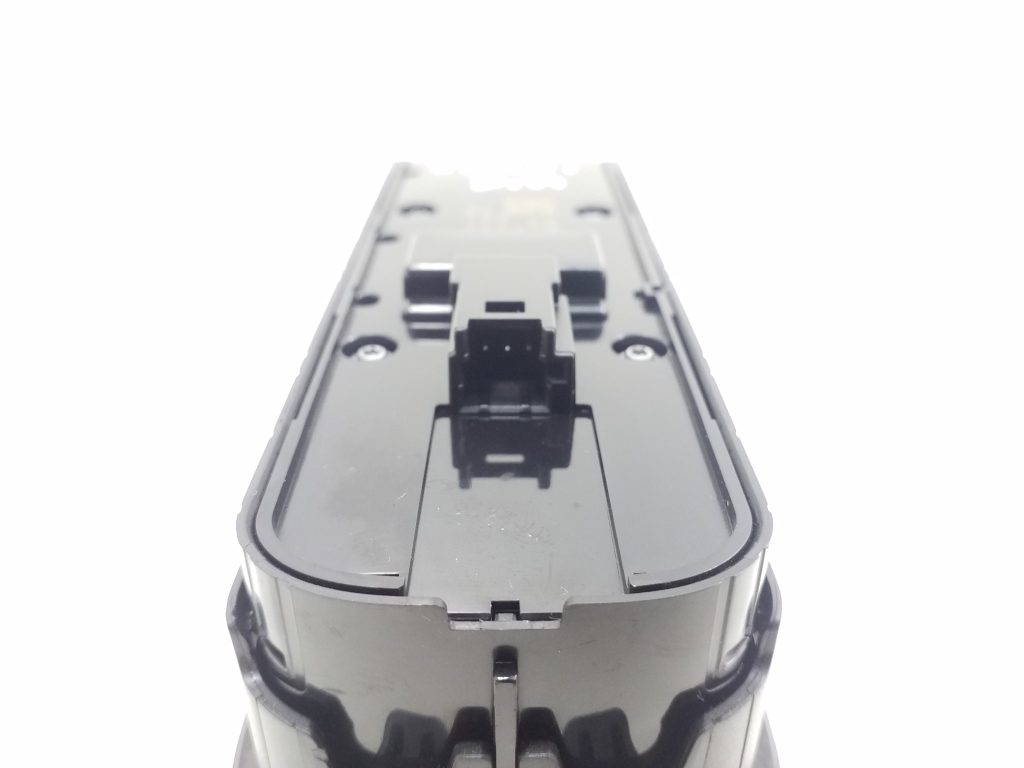 Naudotas Mercedes Benz A-Class Priekinių durų stiklo jungiklis ...