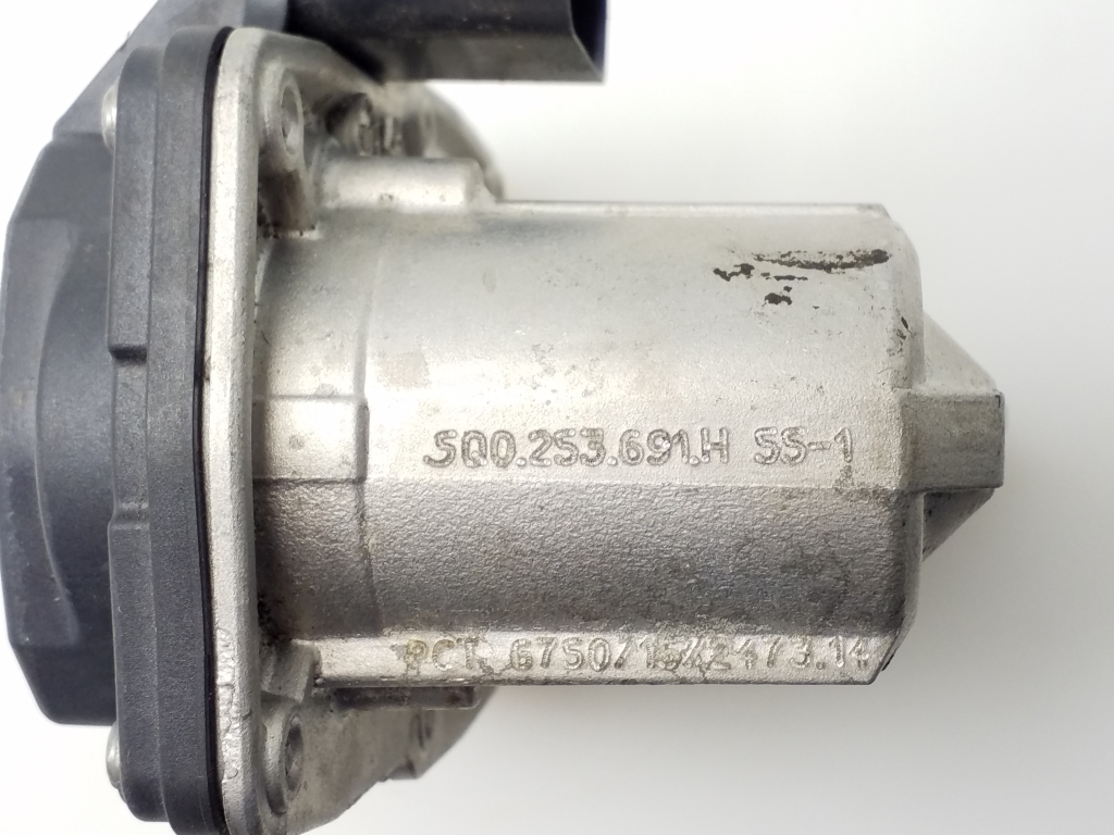 Used Volkswagen Golf EGR valve valve 5Q0253691H